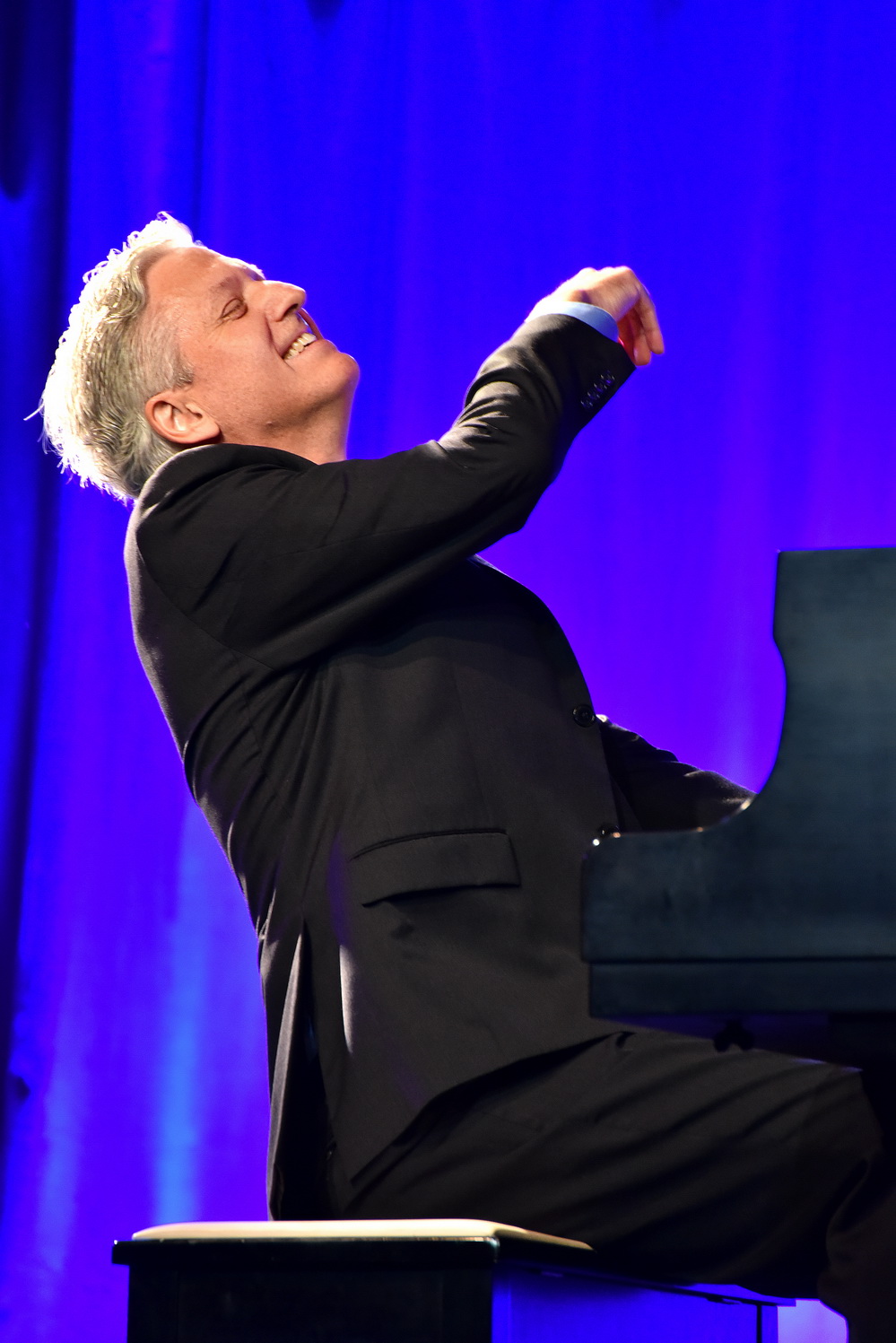 Classical Pianists Brian Ganz and Beverly Babcock Perform Mozart ...