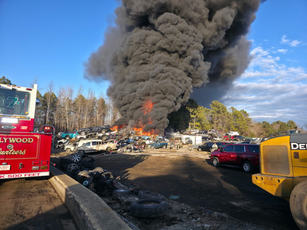 Large Comercial Fire Reported at Hollywood Used Auto Parts and Maximum ...